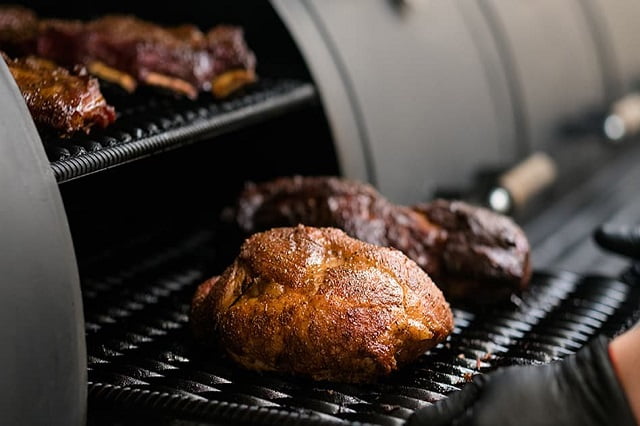 BBQ 101: Understanding the Meaning and Techniques of Barbecuing